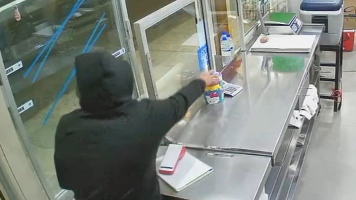 Hombre intenta asaltar tortillería en Monterrey; se llevó el bote de ...