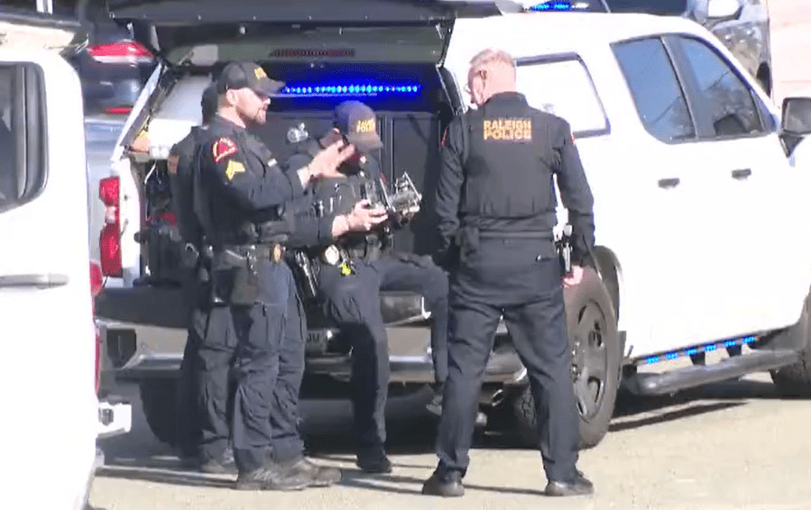2 suspects at large after gun goes off during traffic stop on New Bern ...