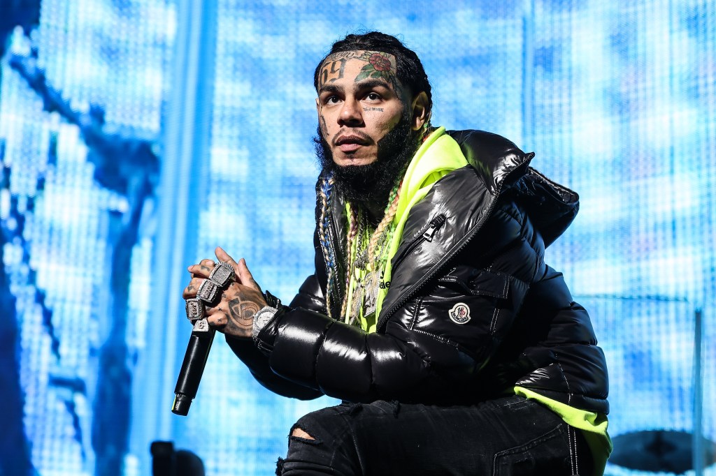Rapper Tekashi 6ix9ine reports to infamous NYC lockup where Nicolas ...