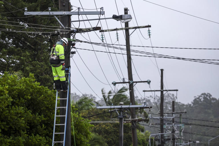 Australia’s consumer inflation eases slightly