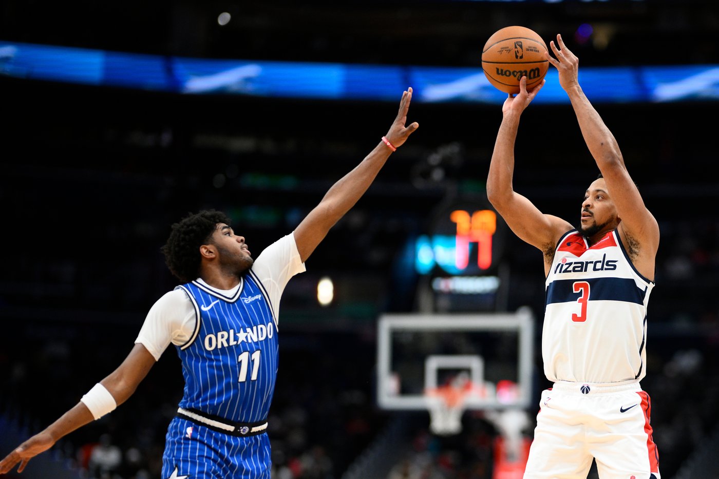 CJ McCollum steadies Wizards in 4th quarter of 120-112 win over Magic