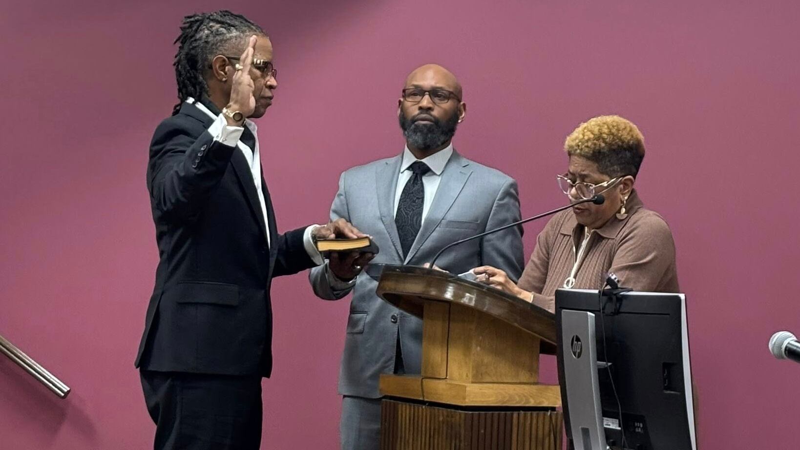 New Kinston mayor, city council members sworn in