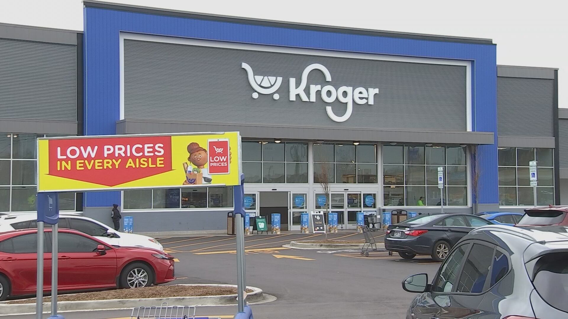 Man threatens shopper, security with knife at Germantown Kroger, police say