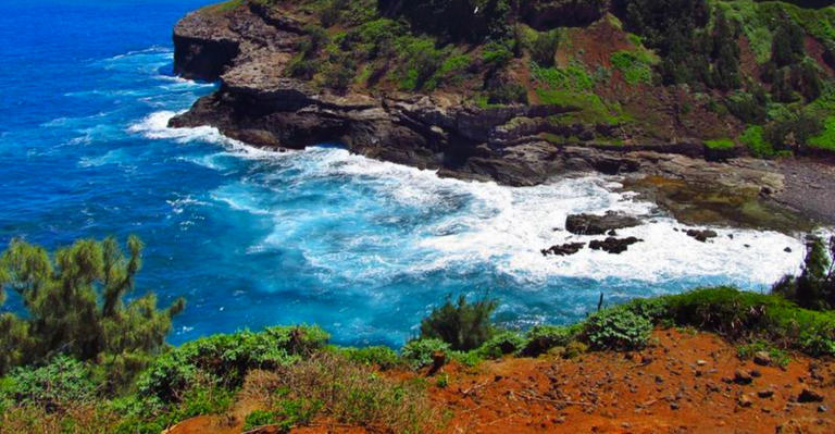 This Hawaiian island offers the ultimate getaway for nature lovers ...