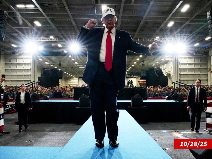 Donald Trump debuts new weight-lifting dance move that Melania 'hates'