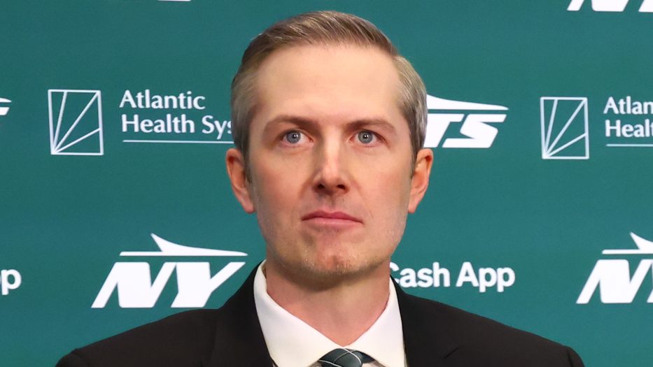 Jets GM vows to exhaust every option in hunt for next quarterback