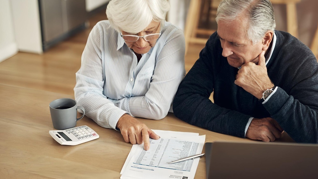 Who qualifies for the new $6,000 retirement tax credit?