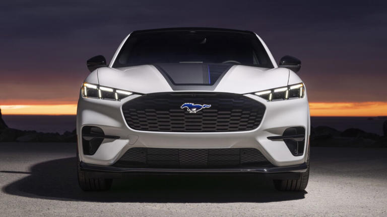 Bronco had its best year ever, and Jeep should probably start worrying