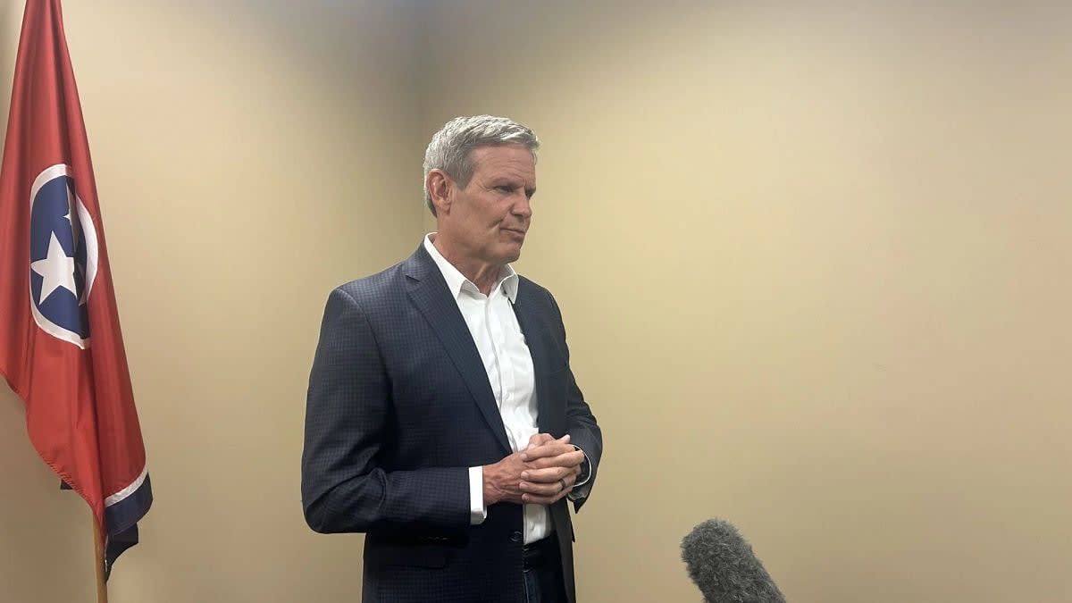 Lee will introduce state-funded summer food program amid criticism