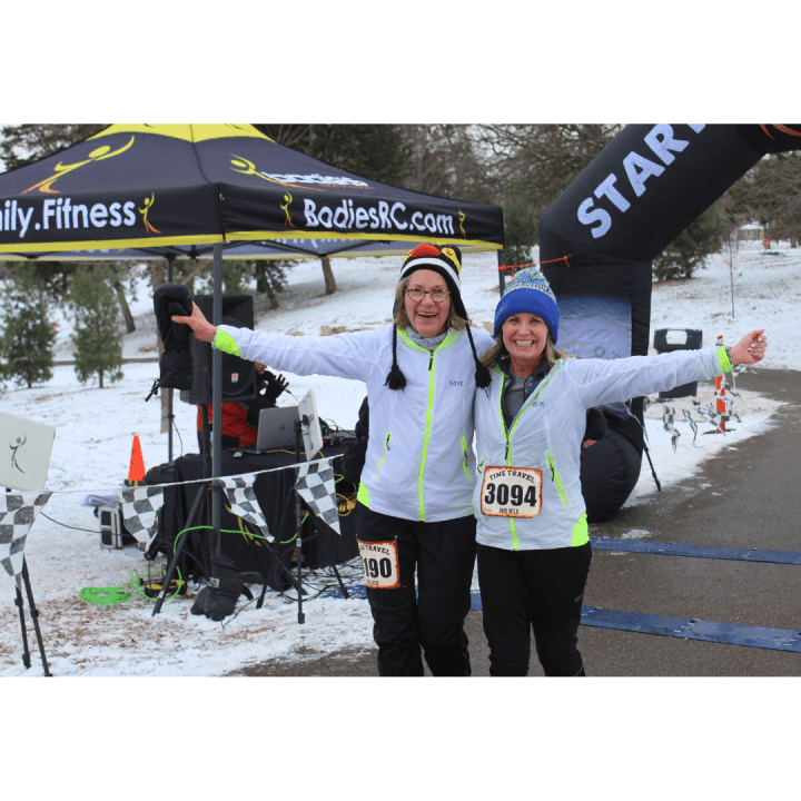 Race company hosts 1990s-themed run at Riverside Park