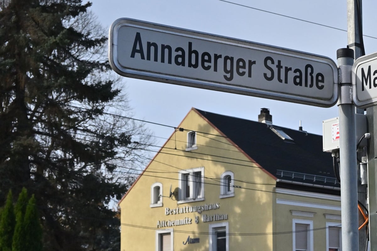 Am helllichten Tag: Jugendlicher (14) in Chemnitz beraubt