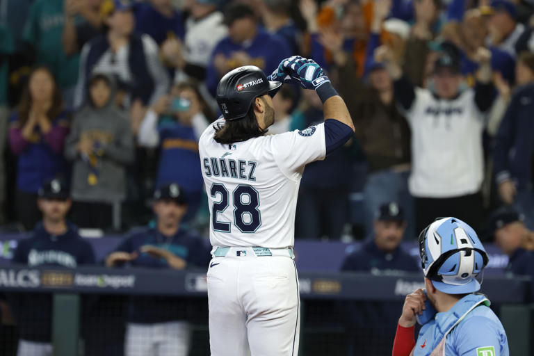 Mariners star slugger projected to sign 2-year, $40M deal with Diamondbacks