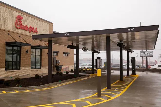 2 fast-food restaurants on Creasy Lane are temporarily closed. Here's why