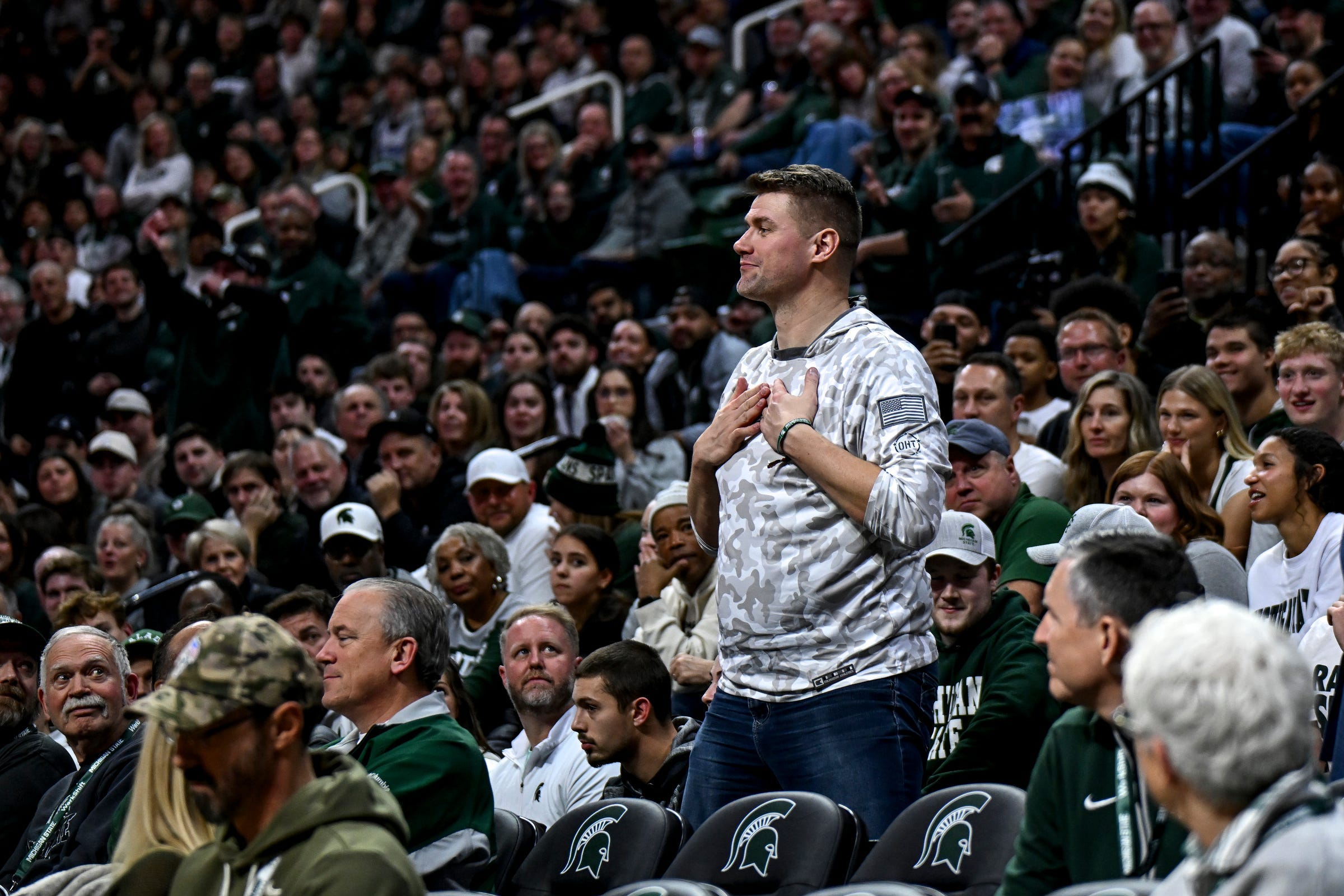 Paul Davis apologizes for incident during Michigan State vs. USC game