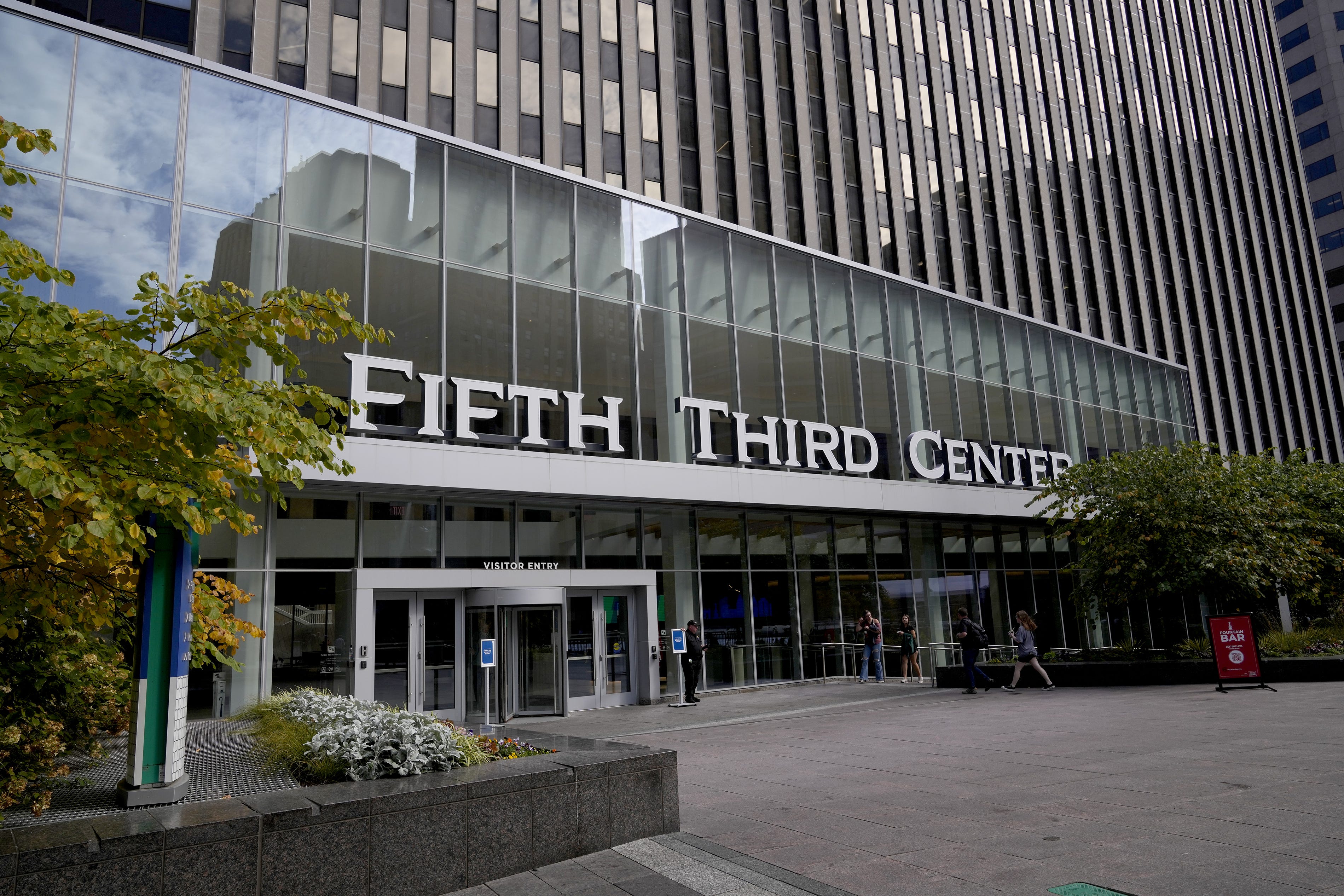 Shareholders greenlight Fifth Third merger with Comerica