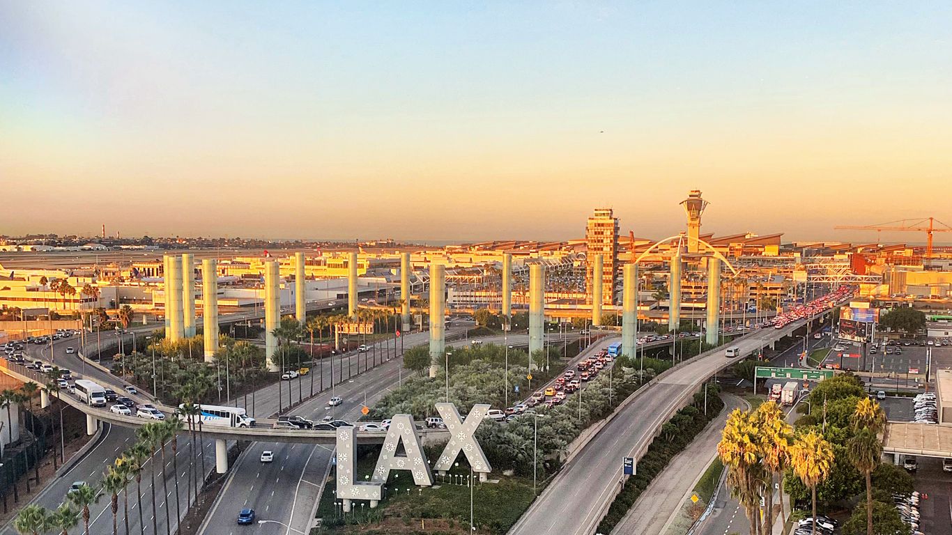 New phase of LAX construction will cause traffic delays—what travelers ...