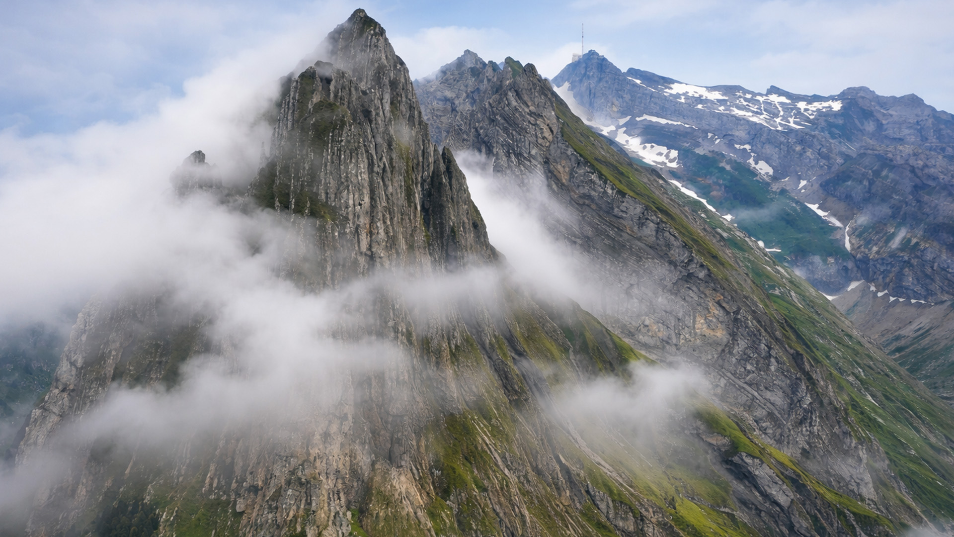 Mountains that cut the sky