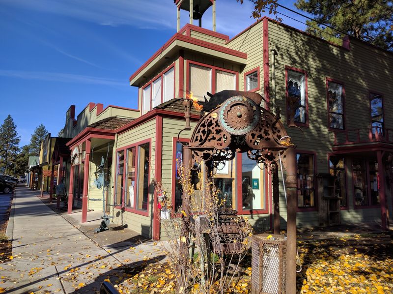 10 Oregon small-town destinations locals say have changed over time ...