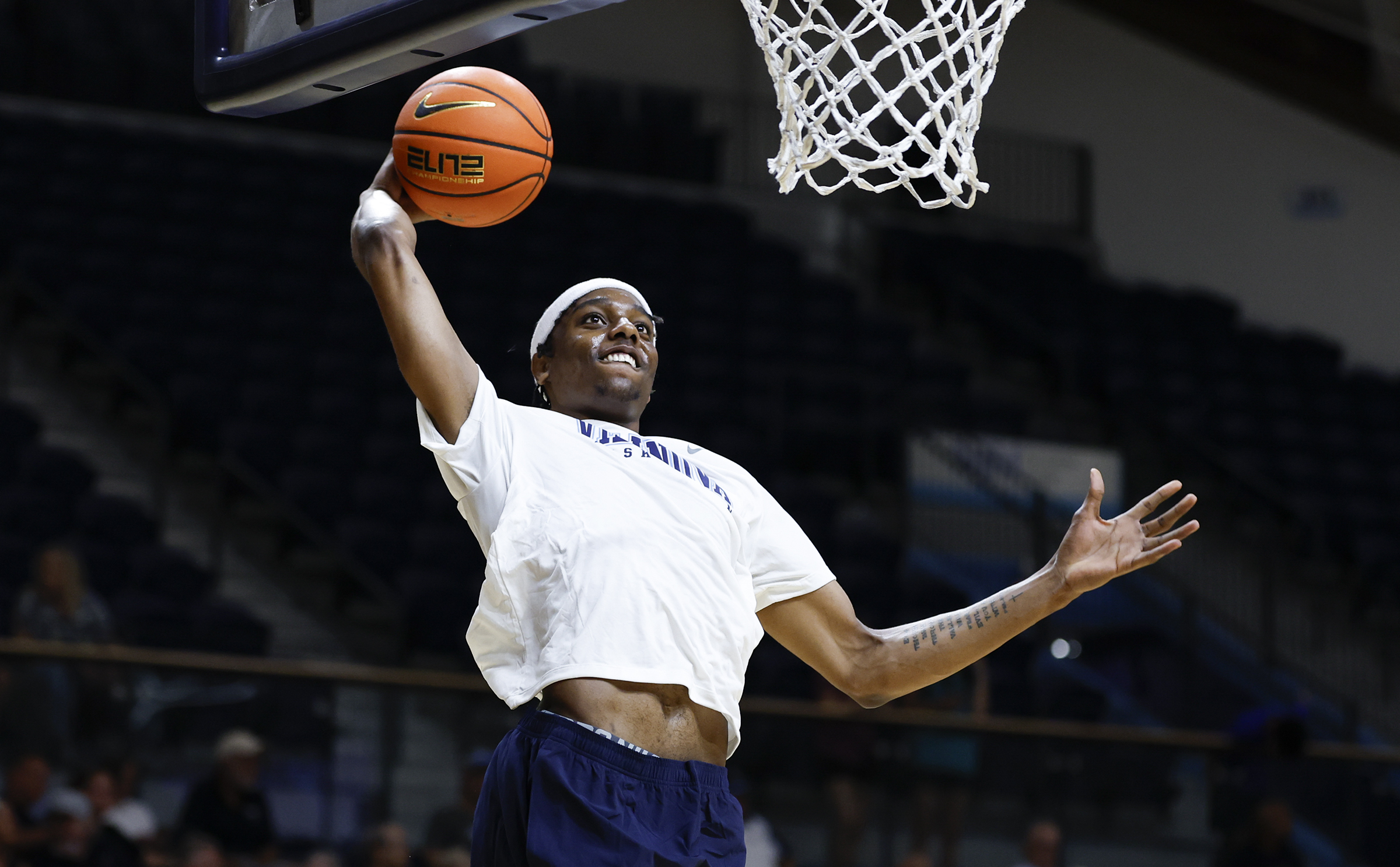 Villanova forward Tafara Gapare leaves the program