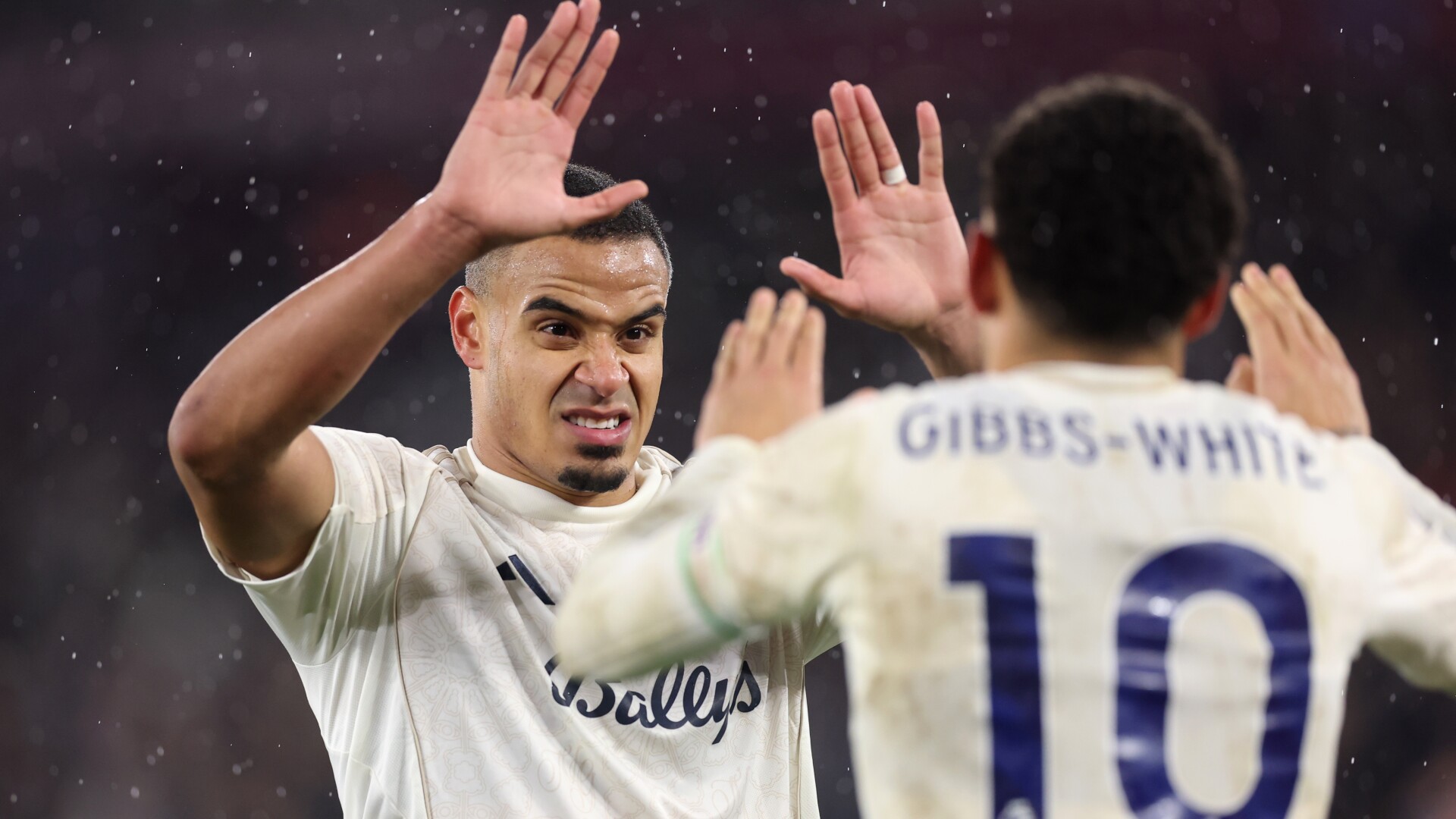 West Ham 1-2 Nottingham Forest: Hammers collapse in relegation six-pointer