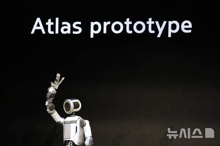 현대차, 15% 오르며 사상최고가 질주…55만원선 터치(종합)