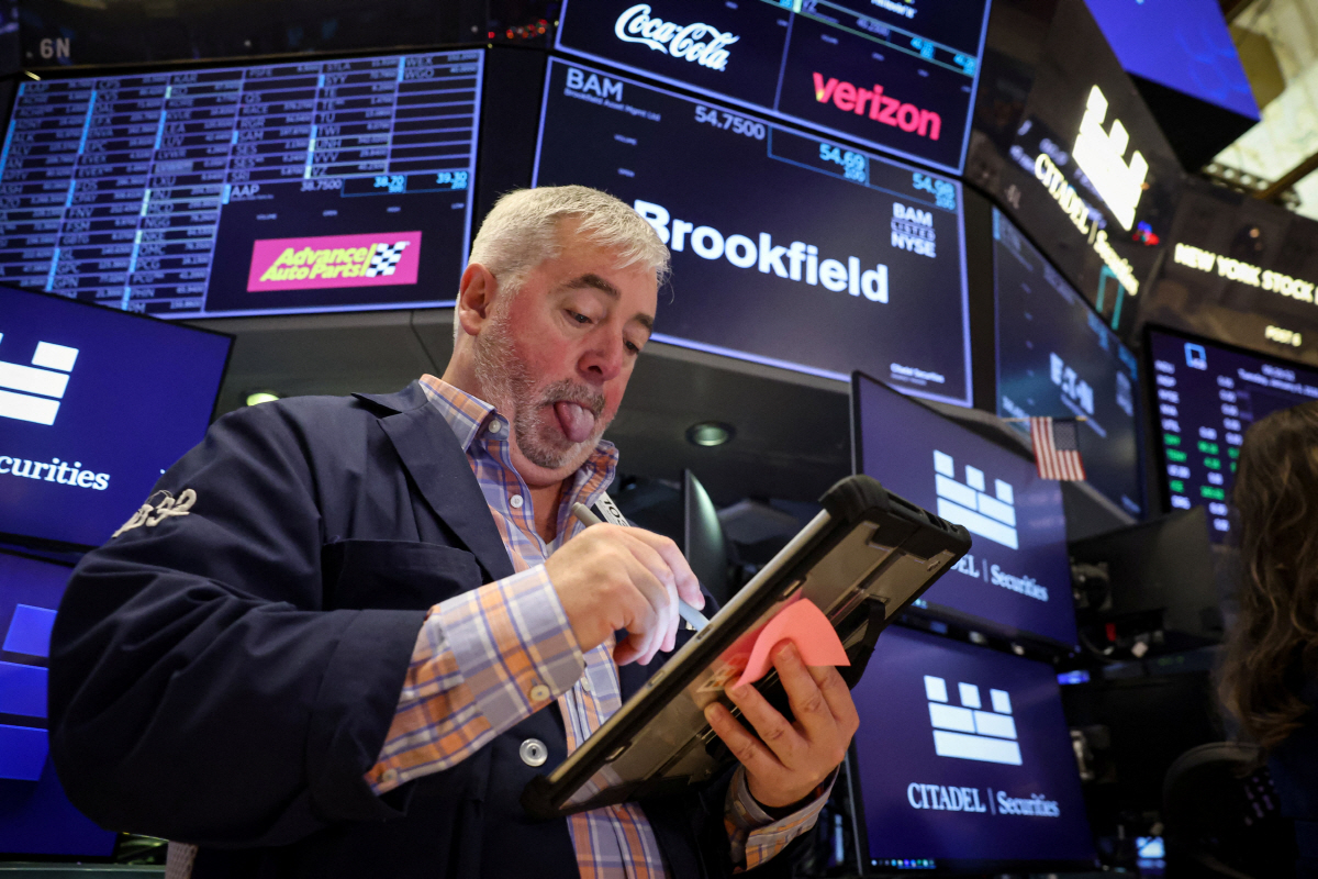 [종합] 뉴욕증시, CES가 끌어올린 AI 기대감에 상승…다우 0.99%↑