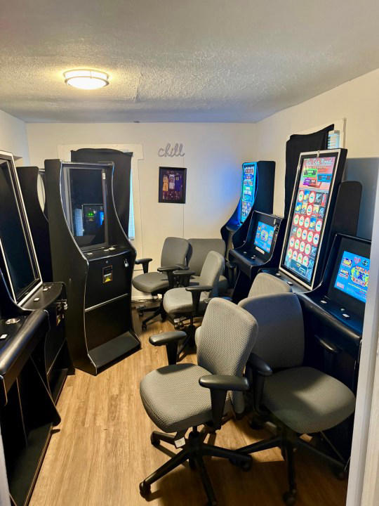 Huntsville police: Man arrested on gambling charges after SWAT team ...