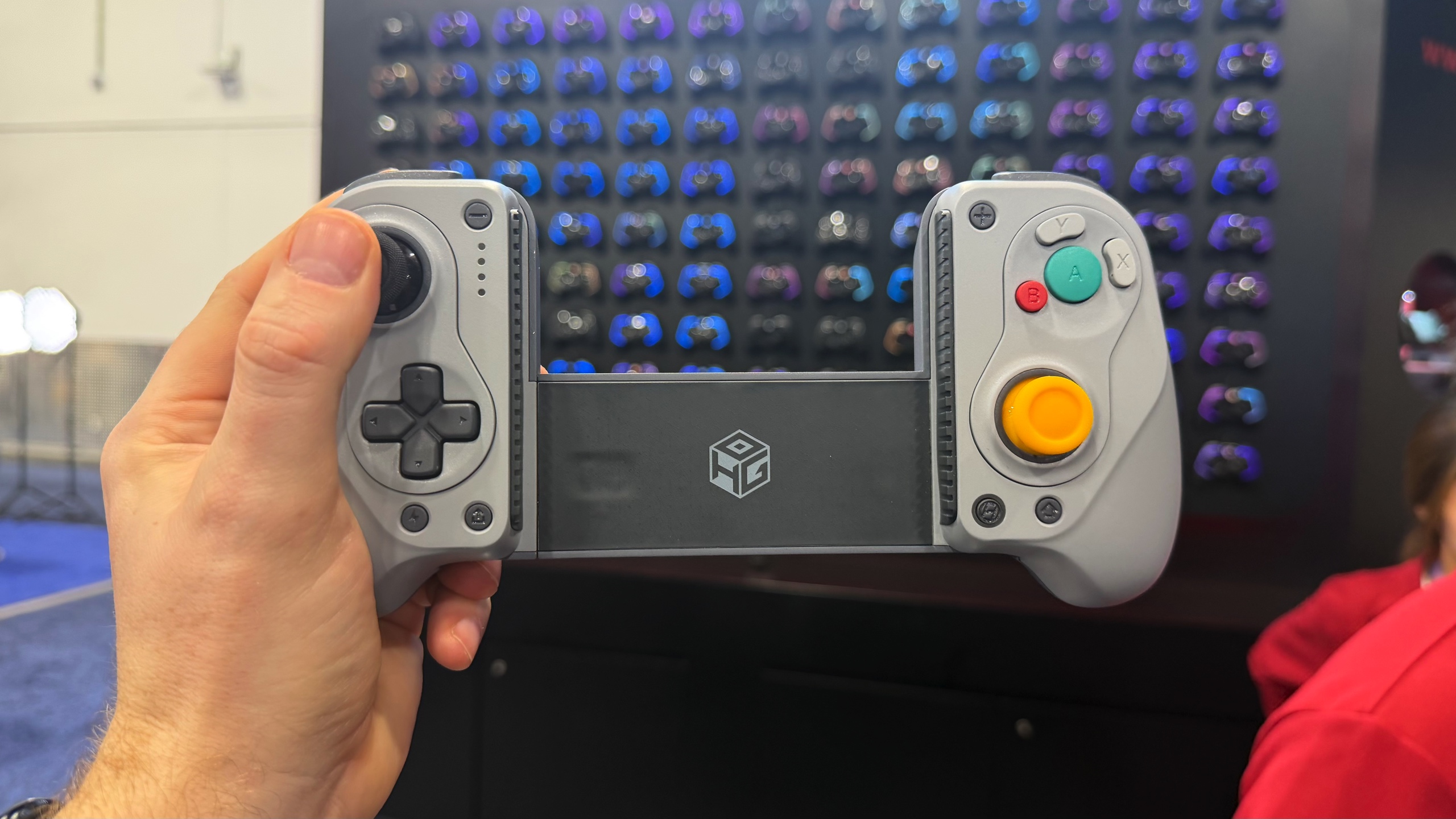 CES 2026: Hyperkin and Gamesir made a modular game controller for your ...