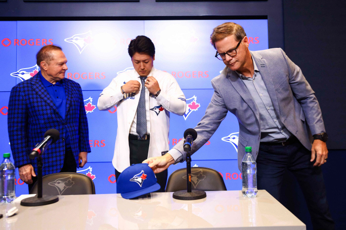Super big Okamoto! Ryu Hyun-jin's national craze → Toronto smiles at ...