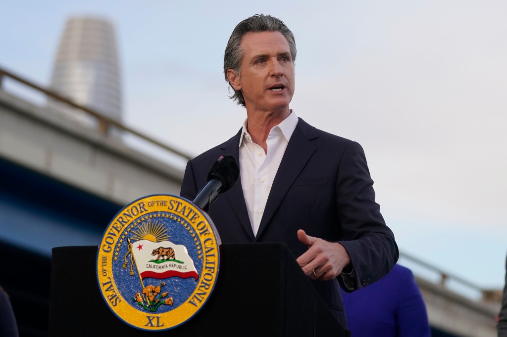 Gavin Newsom taunts Trump with 'little fingers' post, mocks influencer ...