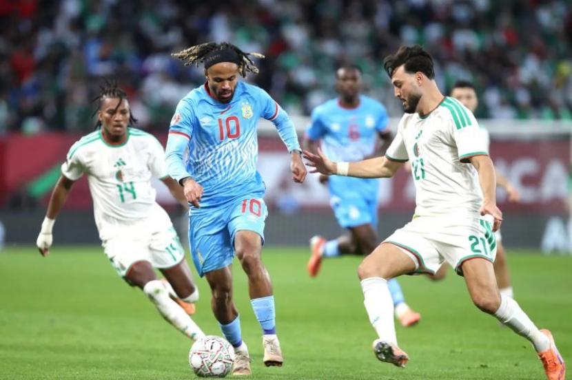 Adil Boulbina antar Aljazair ke perempat final Piala Afrika 2025