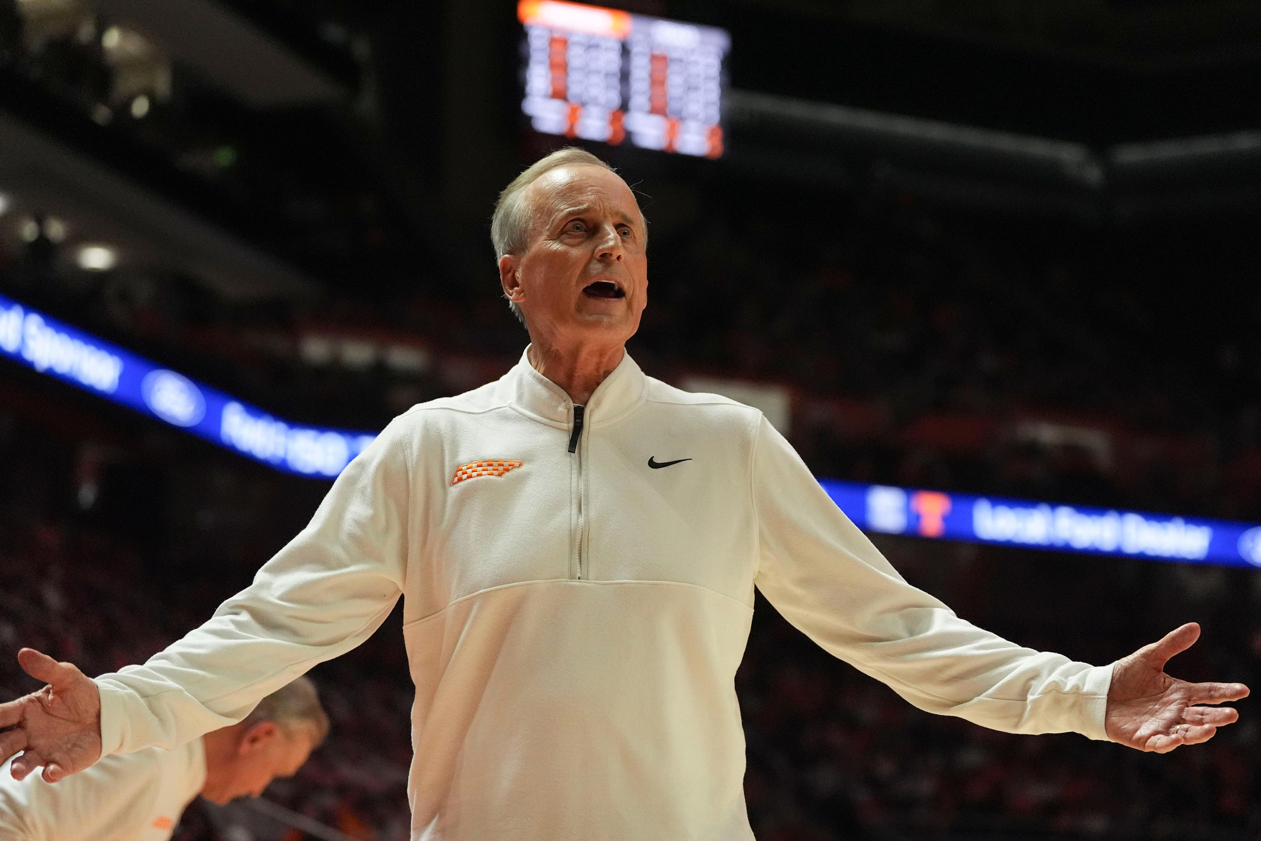 Tennessee basketball gaining edge over Texas in first half, live updates