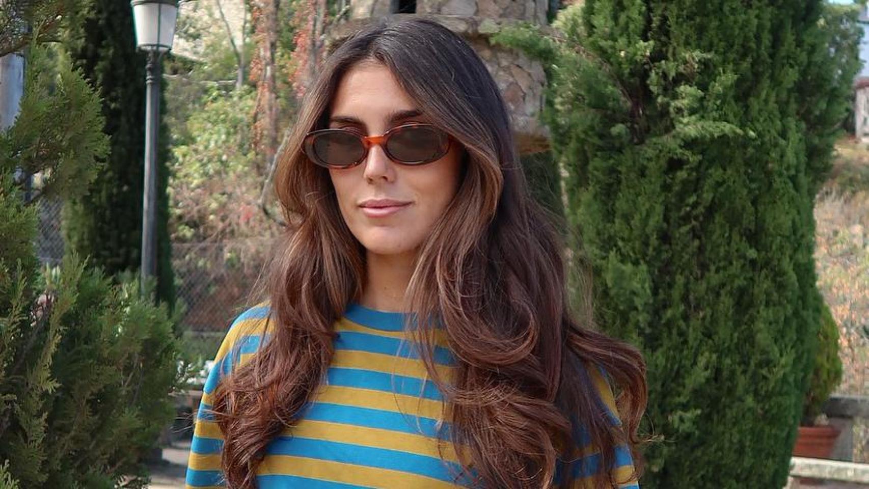 La sudadera unisex de Anna Padilla que dará un punto de color a tus ...