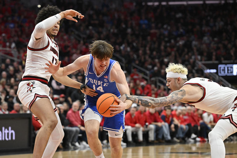 Duke rallies in the second half to beat Louisville on the road