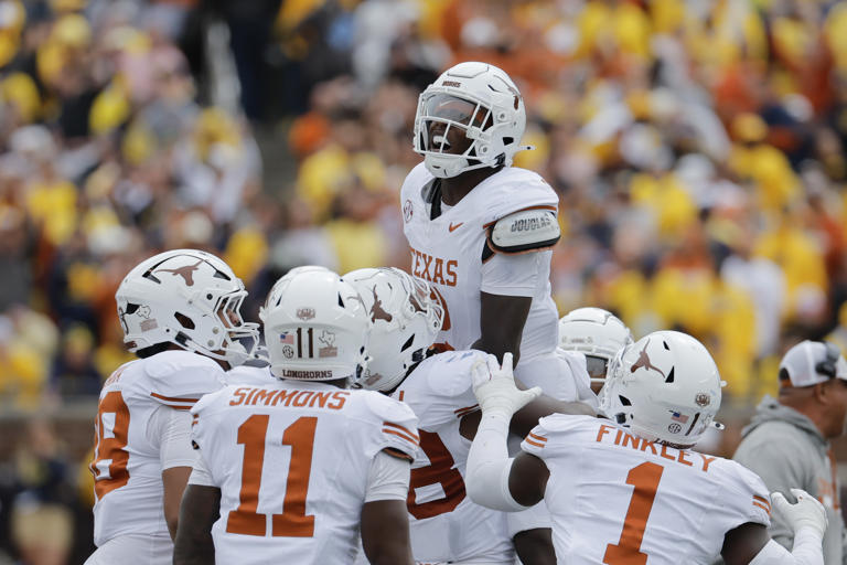 Derek Williams Jr. withdrawing from portal, returning to Texas