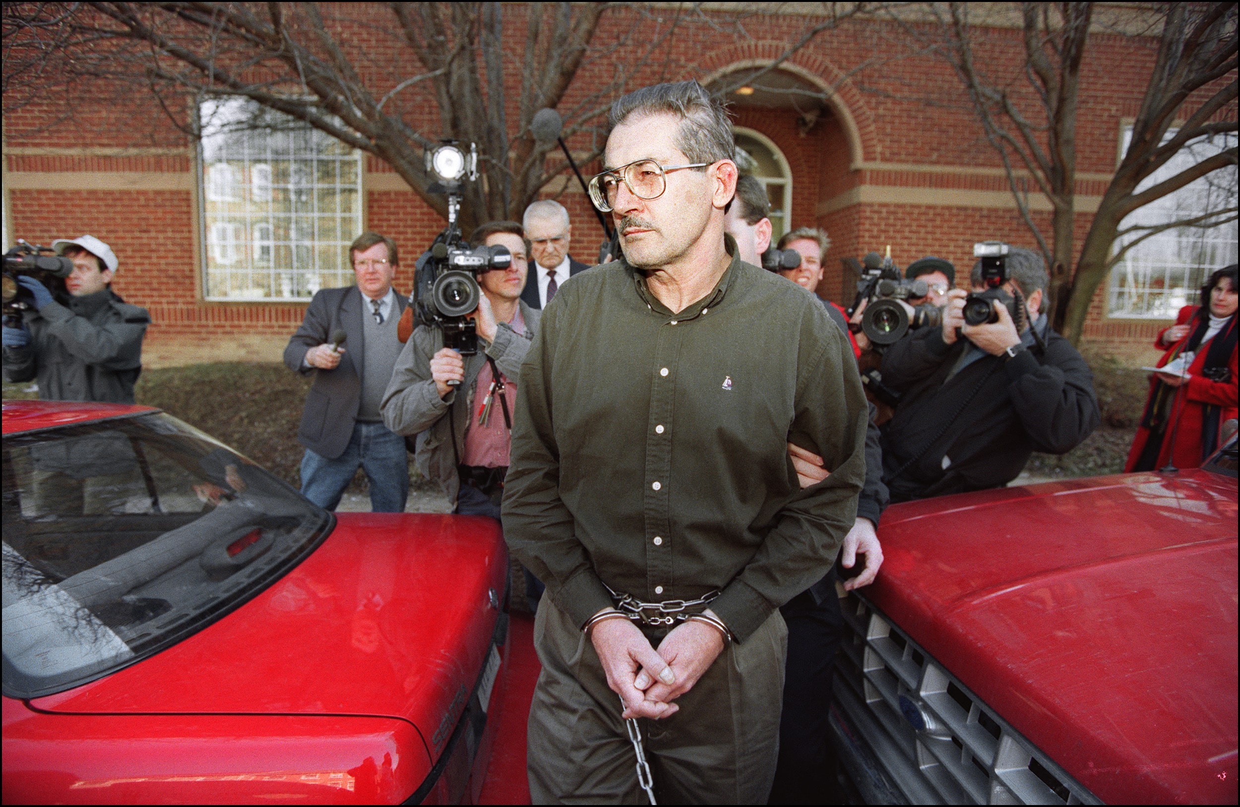 Ex-CIA agent convicted of spying for Soviets dies in prison