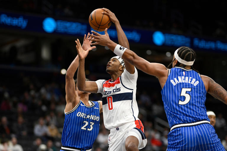 CJ McCollum steadies Wizards in 4th quarter of 120-112 win over Magic