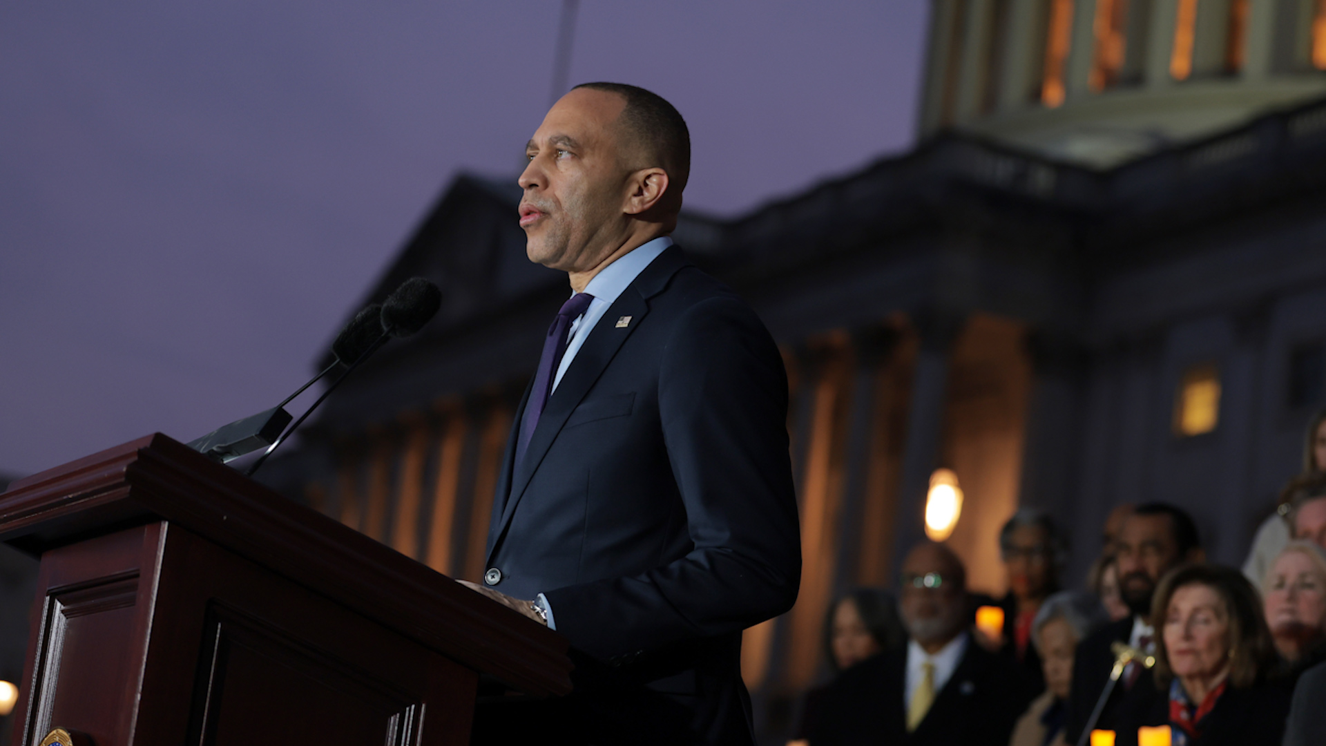 Jeffries pays tribute to Capitol Police for bravery during Jan. 6 riot