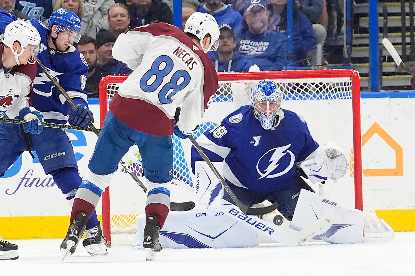 Brandon Hagel scores winner as Lightning beat Avalanche 4-2