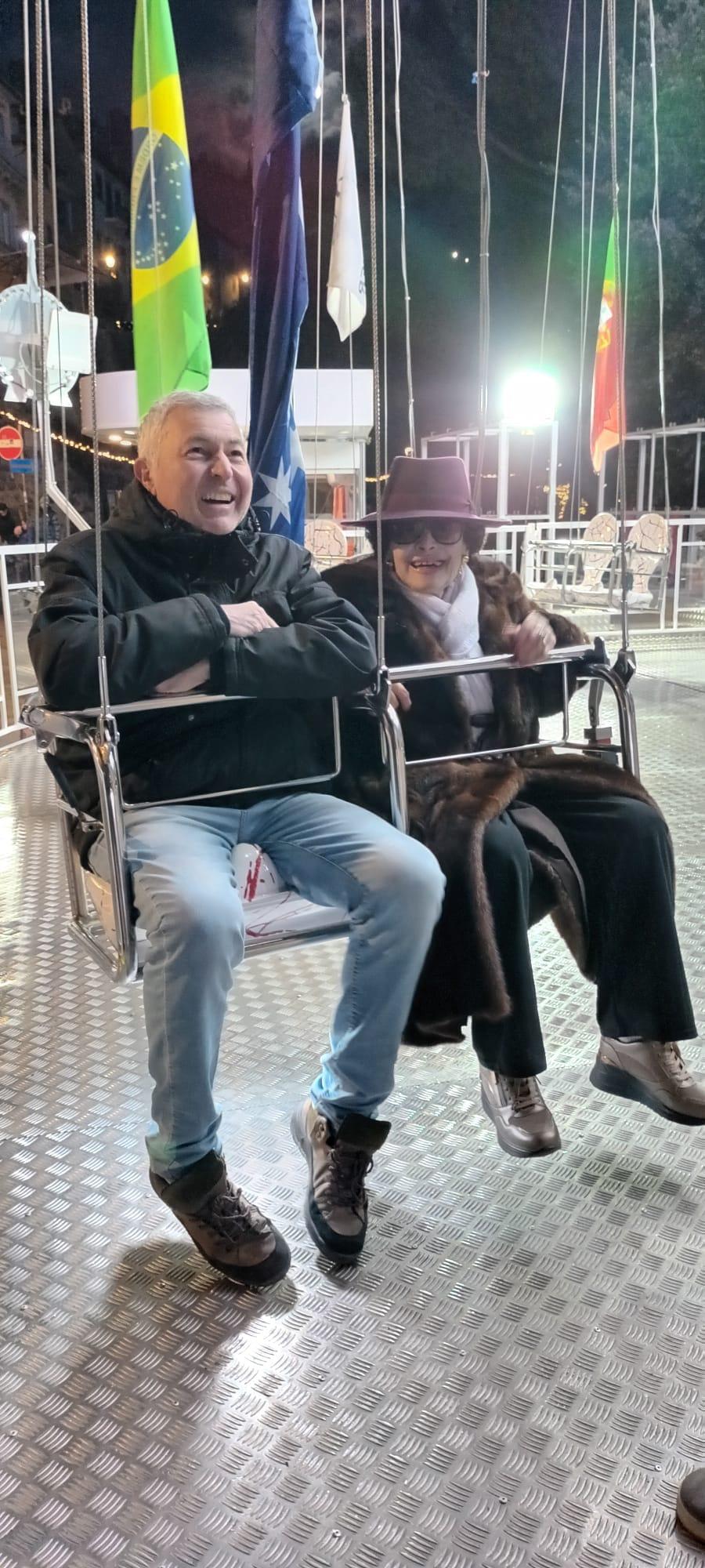 A 93 anni sulla giostra alta 40 metri, la storia di Adelina che non si ...