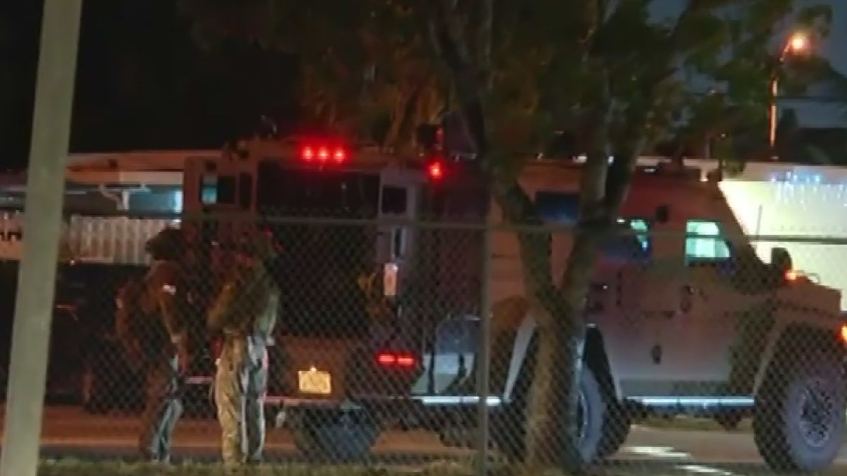 FBI Miami executing search warrant in Hialeah
