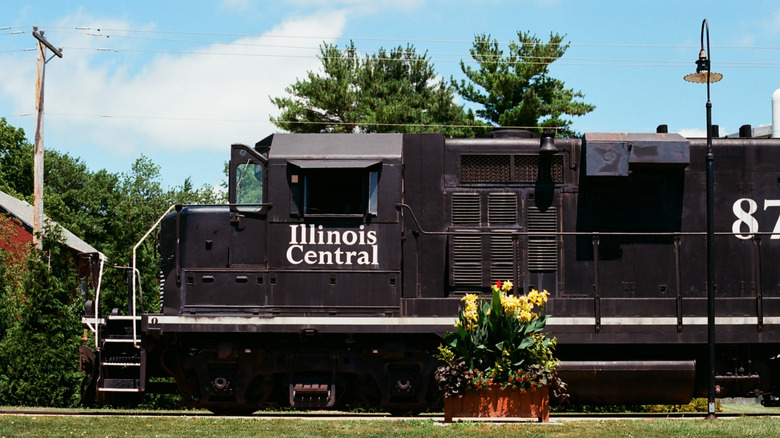 Between Springfield and Indianapolis is Illinois' cozy city with a ...