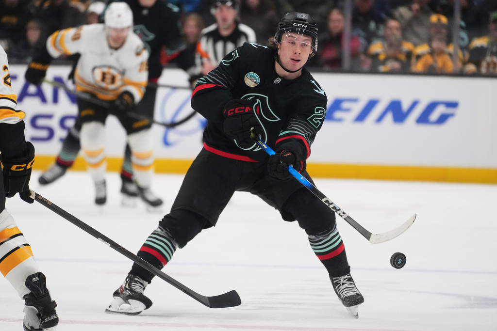 Kakko, Catton score 2 goals each as Kraken beat Bruins 7-4 to extend ...