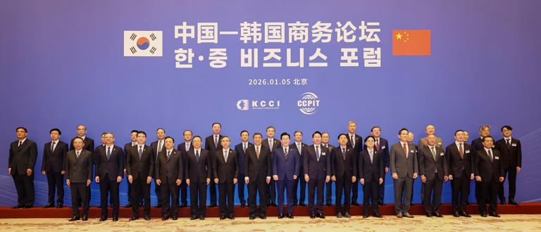 Game CEOs join Samsung, SK in Lee’s economic mission to China