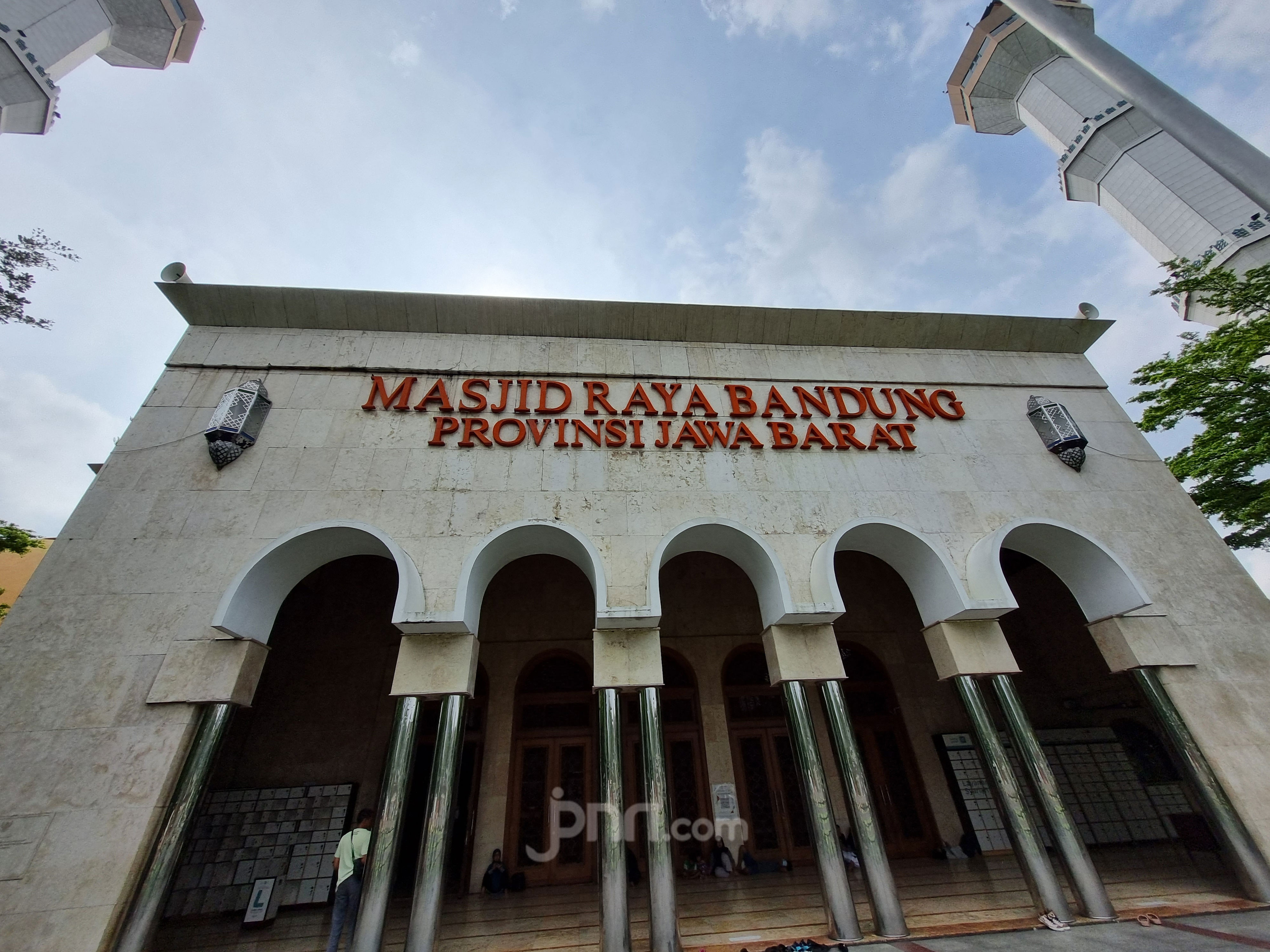 Pemprov Jabar tarik dukungan finansial, Masjid Raya Bandung andalkan ...