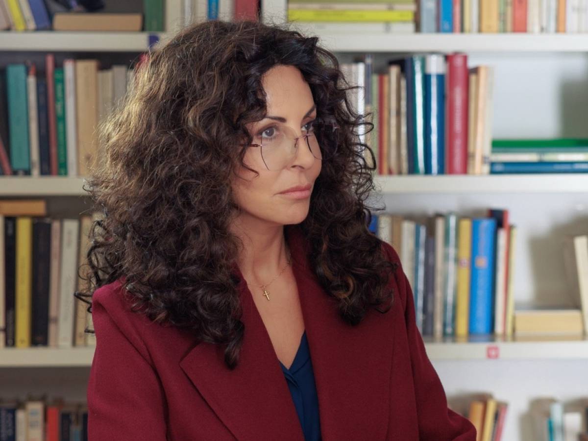 Ferilli e Ranieri, la "sfida delle presidi" che fanno scuola