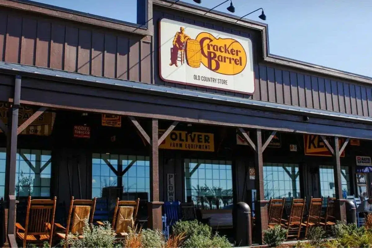 Cracker Barrel menu prices with calories [updated 2026]