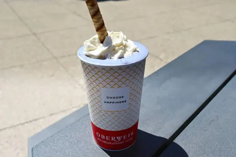 Oberweis Dairy menu prices with calories [updated 2026]