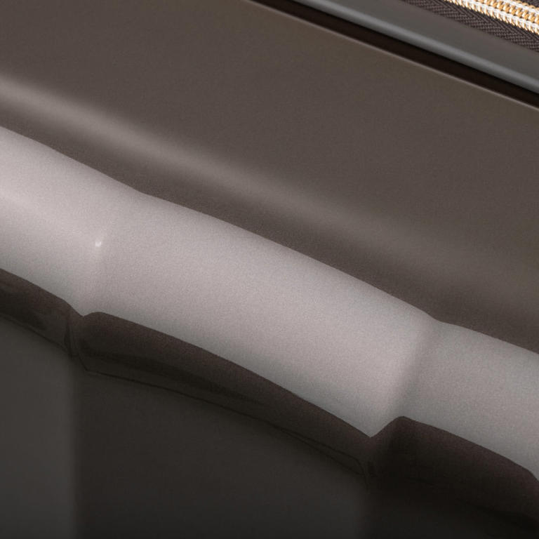 【大注目の旅バッグ】レジェンドウォーカーの傑作「5122」が進化! 拡張＆ストッパー搭載の新作「ヴェリーロ」誕生