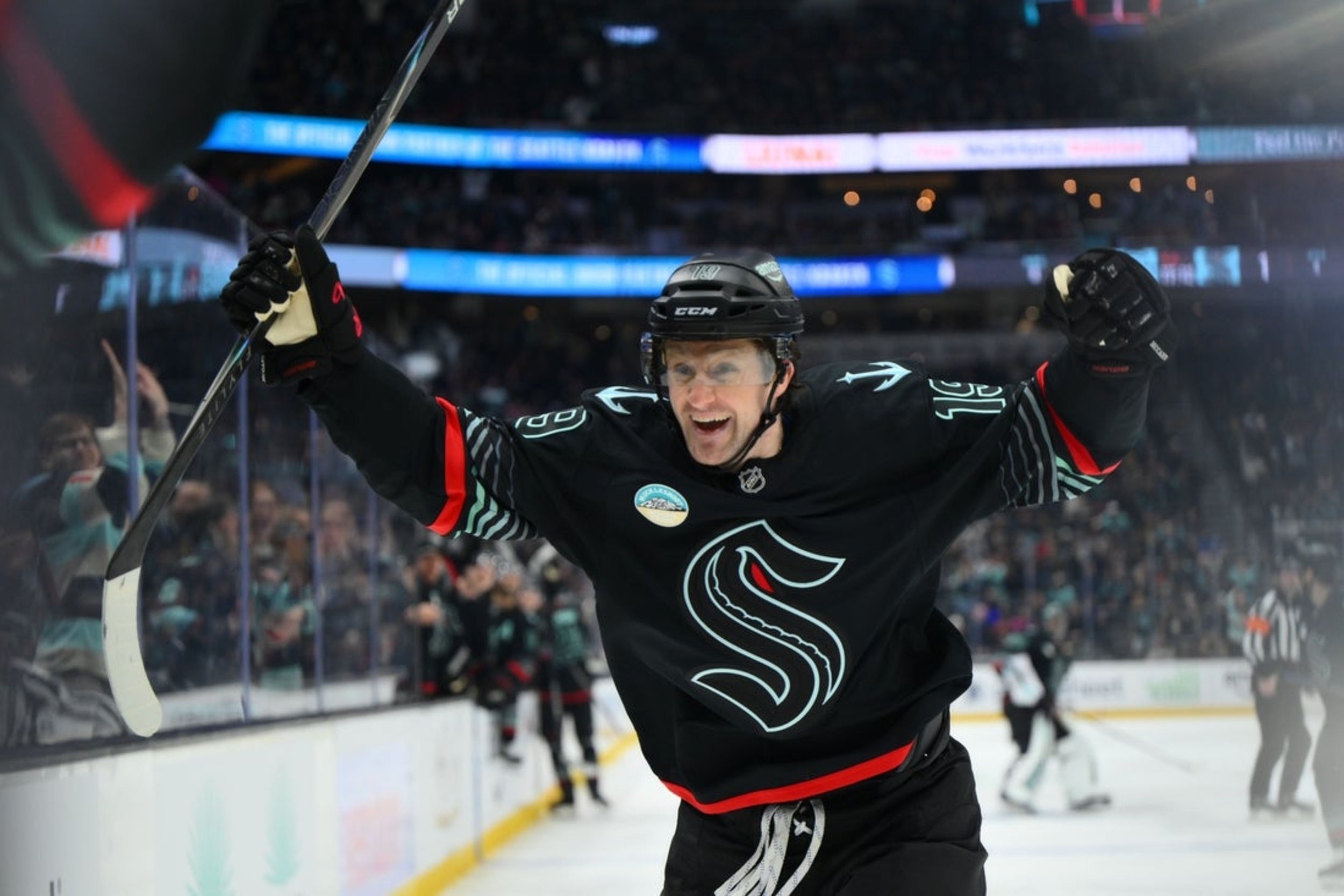 Berkly Catton's first 2 goals lead Kraken past Bruins